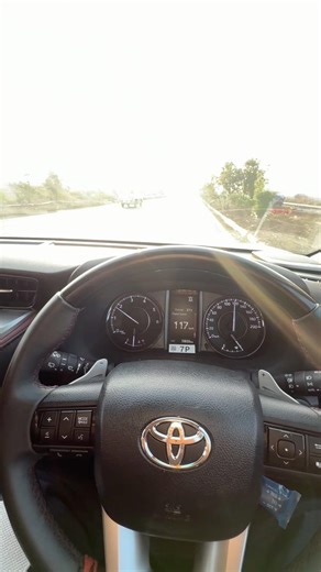 Isliye FORTUNER Best Mileage Deti hai 💯👌 2.8L Diesel Engine🔥 #fortunersuv #arunpanwar #automobile