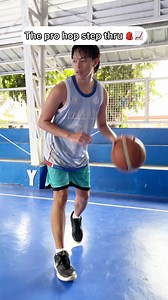 Pro hop step thru and inside hand finish 🎒📈 Get better today. Follow for more #skills #skilldevelopment #skillshare #training #personaltrainer #personaltraining #grouptraining #basketball #reelsfypシ #reels #reelstrending #balancedbasketball #staybalanced | Balanced Basketball