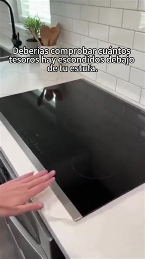 If you spot one roach, there are more hiding—this gel hits the source.#pest #cockroach#roach #pestcontrol #tiktokshop