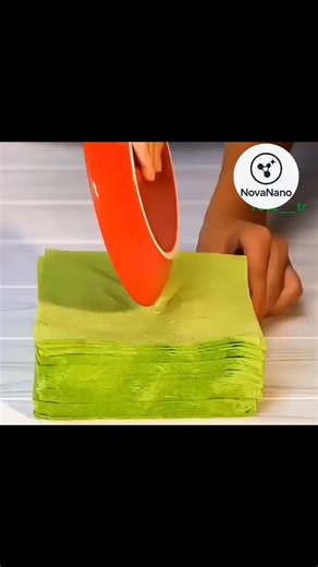 ‎ترفند خانه داری | نانو | شوینده منزل | تمیزی | چربی زدا‎ on Instagram‎: "20 سال طول کشید تا این نکات زندگی رو یاد گرفتم👇🤫 تو میتونی همه رو رایگان داشته باشی فقط کافیه پیج منو فالو کنی❌️ @nova_.nano #کاربردی #آموزش #ترفند #خانه_داری"‎