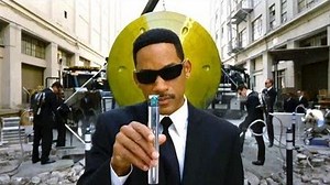 Men In Black 3 "Look Right Here" Movie Clip