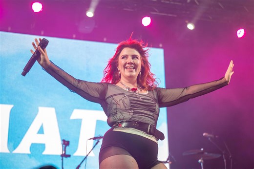 CMAT: Irish singer cancels UK Tour - including Leeds show - due to infected wisdom tooth