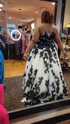 Plus Size Wedding Dress Choices Revealed by Body Language