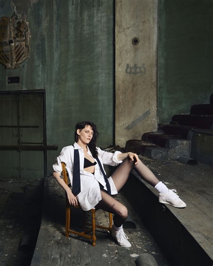 Architectural Digest on Instagram: "For Kristen Stewart, LA is inseparable from the places that hold its stories. When she discovered the Highland Theatre was sitting empty and unused, she didn’t hesitate to spring into action, purchasing the building with dreams of reviving it. The actor and director, a native Angeleno and longtime activist for the Downtown Women’s Center, sees the historic venue as more than a restoration project. It’s a space to gather, imagine, and build what comes next. Go