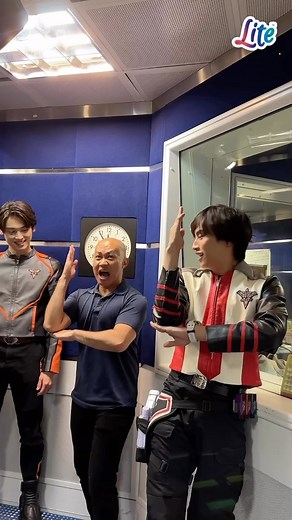 What’s better than learning how to do beam poses from the stars of Ultraman Decker themselves!? Hiroki Matsumoto, Raiga Terasaka and Yuka Murayama taught @therealashagill & @terryhasissues Ultraman Trigger and Ultraman Decker’s beam pose ✨💫 | LITE (Malaysia)