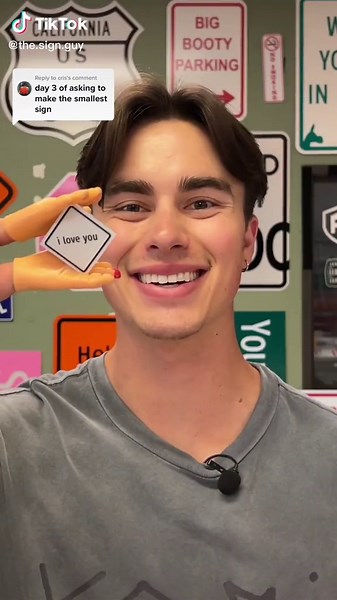 Replying to @cris does size matter? #micro #work #asmr #signs #oddlysatasfying #foryou #fyp #signguy