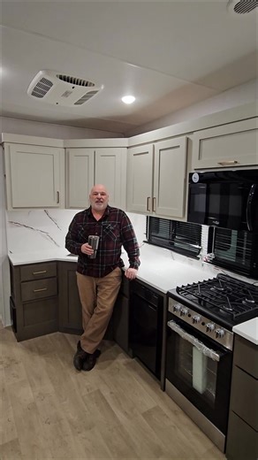 It's cold outside but its warm in The ROC Dome Arena for the Meyer's RV Mega Show! Shop top RV brands at unbeatable show pricing! 📅 January 21st–25th ⏰ Wed–Sat: 10AM–7PM | Sunday: 10AM–5PM 📍 Rochester Dome (2695 E Henrietta Rd, Henrietta, NY 14467) FREE parking & Admission! Explore a massive selection of travel trailers, fifth wheels, motorhomes, and more—all under one roof and priced to move. Whether you’re upgrading or buying your first RV, this is the best time to make it happen! | 92.5 WBE