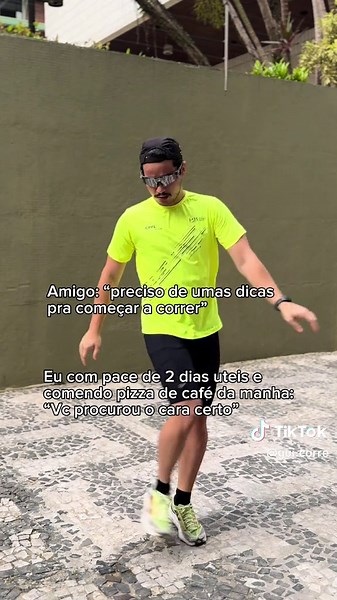 Dicas de corrida? Pode confiar no pai aqui… 😂🏃🏻‍➡️🔥 . . . . #corridaderua #corredores #corrida #corredoresderua #maratona #maratonista #humor #meme #corredoriniciante #corredoramador