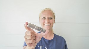 Here’s an Essential Oil Inhaler Recipe for All Mamas - Simply Earth Blog