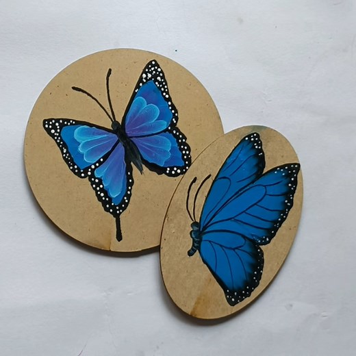 60K views · 2.9K reactions | How to Paint Butterfly with Two Different Colours 曆 | Little Rocks | Facebook
