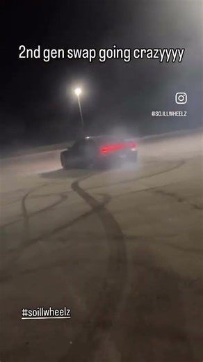 Sliding my 2nd Gen hell at swap at a #soilwheelz meet. #hellcat #slide #dodge #charger