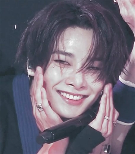 Jeongin Soft Edit: Missing His Orange Hair