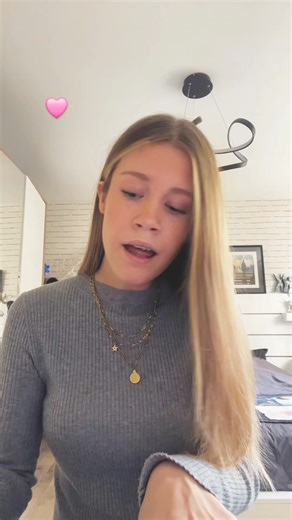 24K views · 858 reactions | Voici pour vous ma version au piano de ✨️Melodrama✨️ de Disiz x Theodora 勺 J'espère que ça vous plaira 殺 #Eloane #cover #chanteuse #melodrama #Theodora #bosslady #pianomusic | L'envolée d'Elo | Facebook