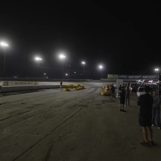 𝟭 week til Race Day 𝟳 days til Race Day 𝟭𝟲𝟴 hours til Race Day 𝟭𝟬,𝟬𝟴𝟬 minutes til Race Day 𝟲𝟬𝟰,𝟴𝟬𝟬 seconds til Race Day | World of Outlaws Sprint Car Series