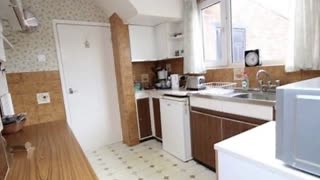 A Modern Masterpiece. ✨ This Wrenovator has created a show-stopping kitchen by bringing together textures, metallics and marbling with our Milano design. The subtle combination of Concrete Oak and Cloud creates an elegant ambience to this spacious kitchen. 📸 Instagrammer: 284home_x #Wrenovation #Wrenkitchens #Wrenovationwednesday | Wren Kitchens