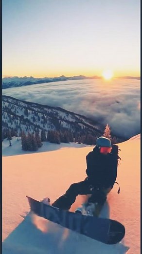 Amazing Snowboard Freestyle Moments! 🏂✨