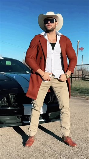 Muhammad Ali Pe Razaq on Instagram: "TRENDING DANCE BY TEXAS COWBOY 🇺🇸 #onthisday #fypシ #kanerogal #kiligpamore #duetwithme trendingnow trending vloggerlifestyle kingofchestbang danceawesome dancechallege rogalbrothers kanerogalreels tiktokpinoy trendingdance fyp"