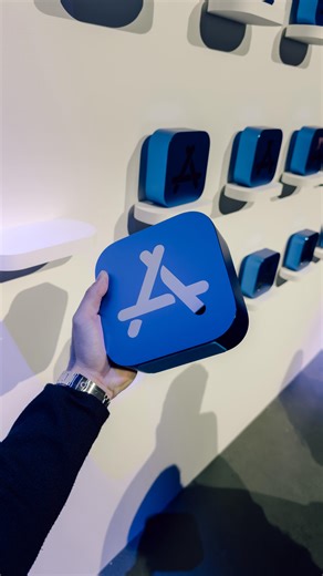 Renz Sadiwa on Instagram: "App Store Awards 2025 @apple 🏆 I talk about hardware all the time, but seeing the App Store Awards up close reminded me how much software actually shapes our everyday lives. It also made me realize how many apps we rely on without even thinking about the people who built them. What’s one app you use every single day? 👇🏼 And which app do you think deserves an award? #apple #appstore"