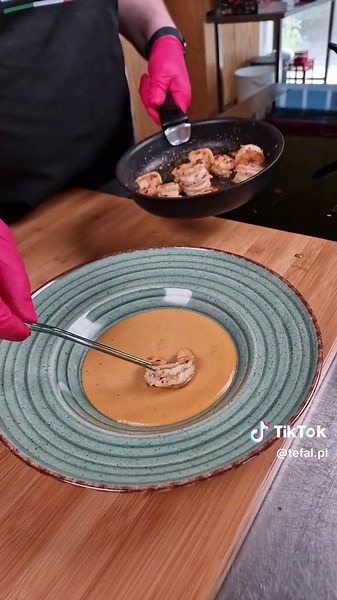 Krewetki na kremie z fasoli - Przepis Kulinarny