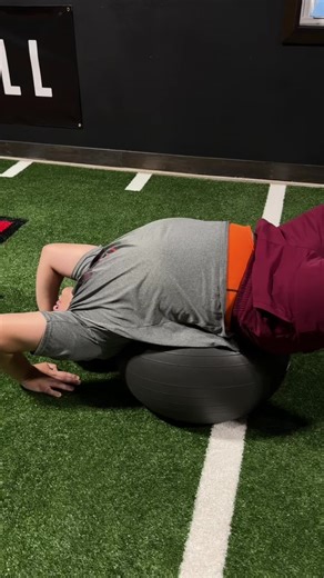 Class of 2027 long snapper Jackson Rinck made the trip to Eau Claire WI to chase perfection! This was Jackson’s first time here and we really wanted to lay the foundation of his snapping so he can continue to build at home. During our eval, we noticed Jackson struggled with the ball flying at an angle out of his hands. This was due to his right hand over powering the snap. Any time there’s an imbalance in the hands it will show itself in the flight of the ball. Once we made some corrections to h