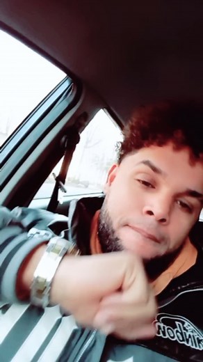 OneMusic Lyrics on Reels