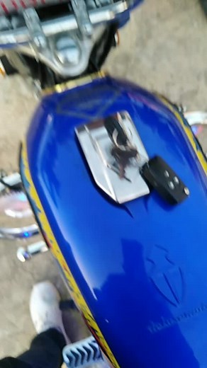 Exploring Blue Motorcycle Features: Key Components Detailed