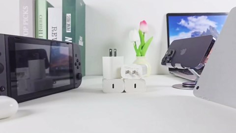 4Pack USB C Charger Block, iGENJUN 20W for Phone Fast Charger Wall Charger with PD 3.0, Compact Type C Power Adapter for Phone 17/16/15/14, Galaxy, Pixel, AirPods Pro (Arctic White)