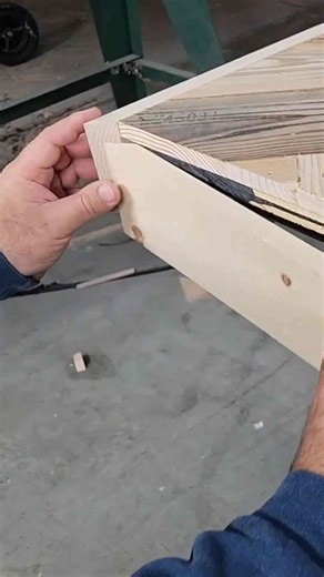 Totally transform a folding table with this pallet trick! 👀