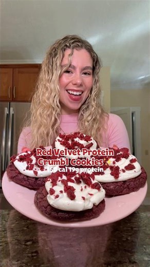 I red (velvet) your mind with this one ❣️ [~160 cal 19g protein] recipe in description!