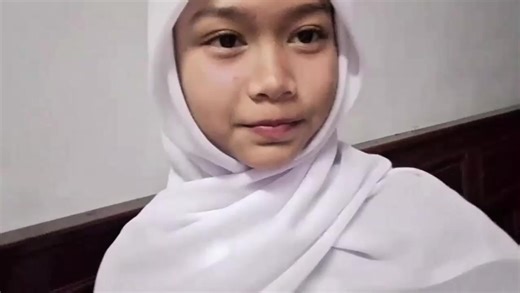 Kereta Api Malam yang Ramai dan Menarik