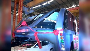 China unveils new ‘Elevated Bus’ that carries 1,200 passengers