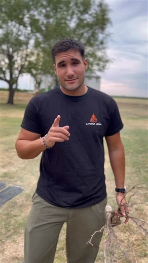 Cordero al fuego, 5 pasos y el Fogón Huapi 70 listo para descoserla toda. 🔥🇦🇷 Los cracks de @a_pura_lena lo hicieron fácil (y con mucha hambre). | Productos Ñuke