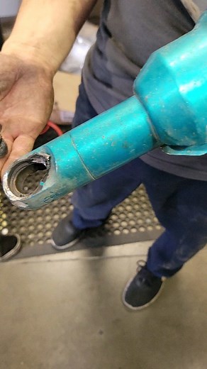 How does this even happen.... #kingshocks #shocktherapy | Shock Surplus