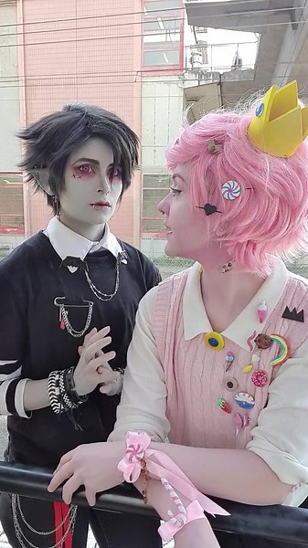 @raylicos if full of shit❤ #adventuretime #adventuretimecosplay #gumlee #princegumballcosplay #marchallleecosplay #gumleecosplay