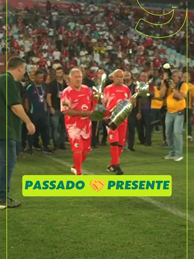 Zico e Junior Celebram Conquistas do Flamengo no Maracanã
