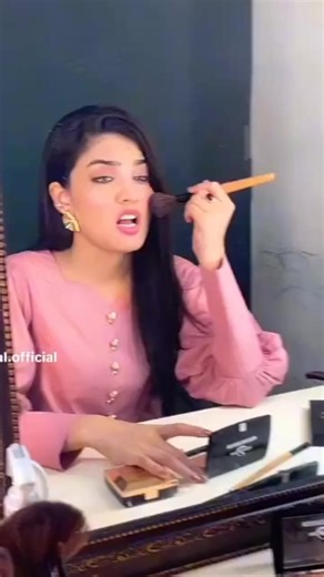 Makeup Application Tips with Compact Powder