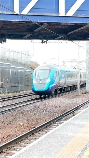 Transpennine Express Class 397 Nova 2 Glasgow Central to Manchester Airport passing Carstairs #wcml