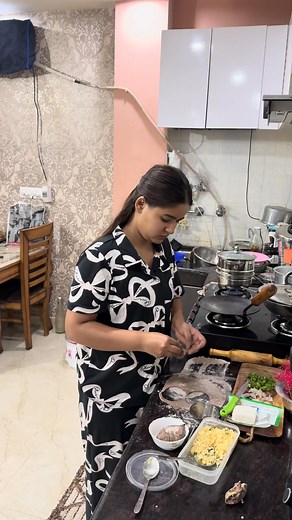 806K views · 10K reactions | Kya Bn Raha Hai .. .. .. #easyrecipe #Lifestyle #cooking #minivlog #reels | Neha Bisht | Facebook