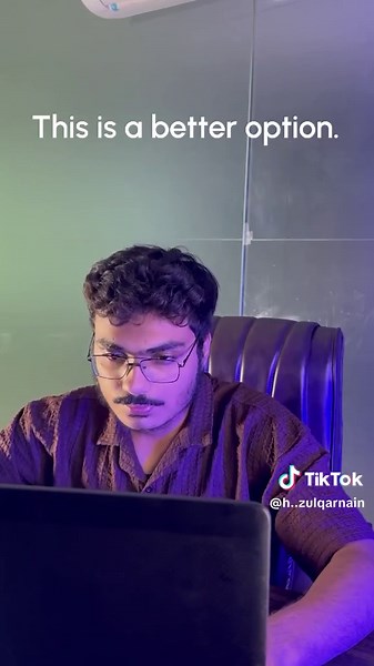 Still using the Eyedropper Tool to pick colors from an image? 😮‍💨 That’s an old-school method! 🔥 Here's a pro-level Illustrator tip: Use the