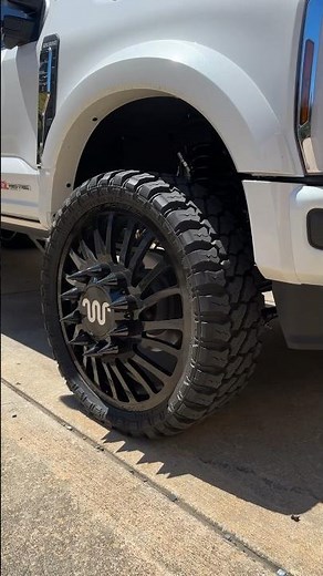 28” JTX Forged wheels with floating King Ranch center caps #ford #f450 #kingranch #jtxforged