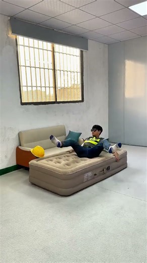 Automatic inflatable bed, automatically inflates and deflates, the smart voice model frees 822