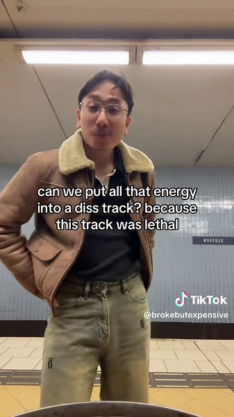 give us moments. give us culture plz. both need to stop tweeting fr 😭 #cardib #nickiminaj #diss #shade #beef