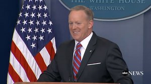 Gronkowski offers to help Sean Spicer during press briefing