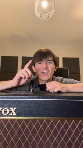 Computer vs real amp, can you tell the difference? 👀 Let us know ❤️ #guitar #helix #game #quiz #blindtest | Patersun