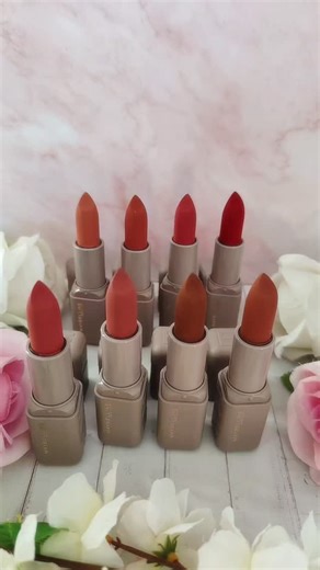 Céline 💋 on Instagram: "Coucou !!! Voici les swatchs des nouveaux rouges à lèvres matte de chez @maybelline 🩷🩷🩷 Ils sont très opaques, sentent très bon la vanille et les couleurs sont magnifiques !!! Les packaging aussi sont très jolis, très différents des anciens mais je préfère ceux-là personnellement ! Dites moi ce que vous pensez de ces rouges à lèvres mattes ? Bonne soirée 💋💋💋 #maybelline #rougesalevres #matte #opaque #packaging"