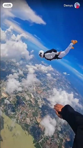 Skydiving from 5000 Meters Experience in 360° VR/4K