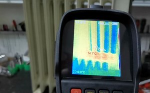 电暖气在热成像仪下的发热过程！它原来是从底部开始发热的