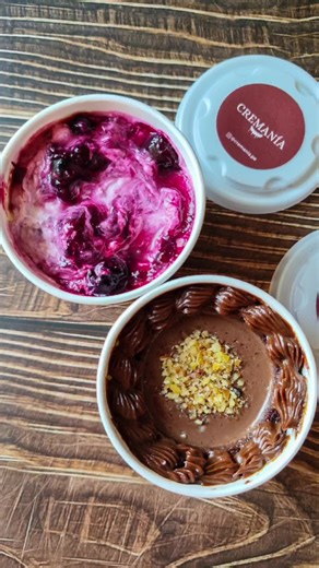 Descubre el paraíso de nuestros cuchareables: Cheesecake de frutos rojos y Explosión de chocolate