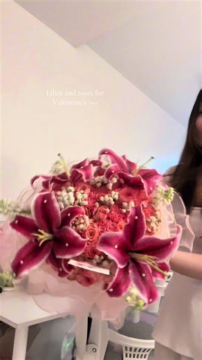 Beautiful Lilies and Roses Bouquet for Valentine's Day