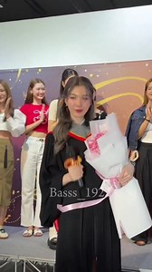 59K views · 2.4K reactions | Nhìn cái cách chị ấy luôn đưa mắt hướng...